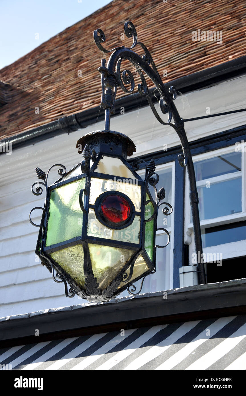 Chemist sign hi-res stock photography and images - Alamy