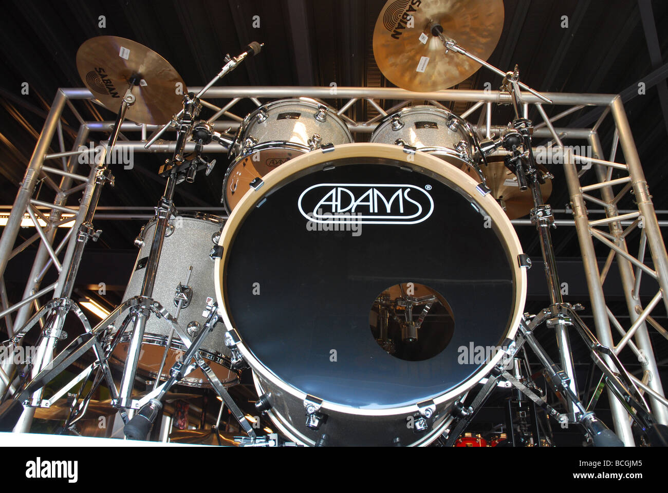 Drumkit hi-res stock photography and images - Alamy