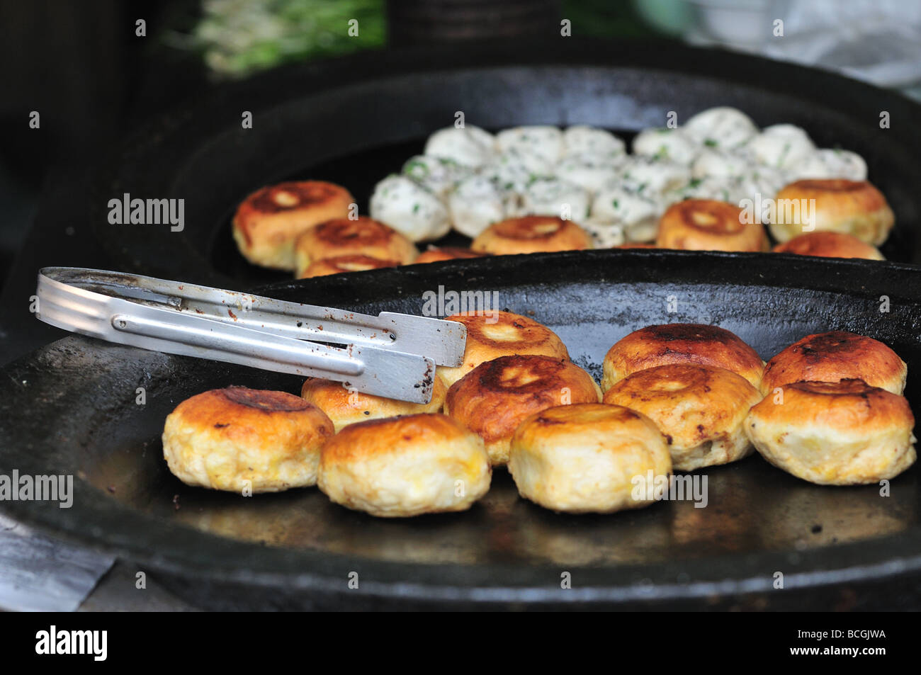 Chinese food stall in shanghai street Stock Photo - Alamy