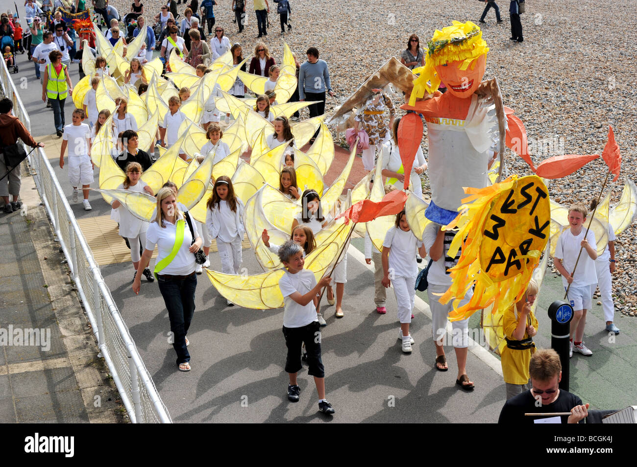 Children marching parade hi-res stock photography and images - Alamy