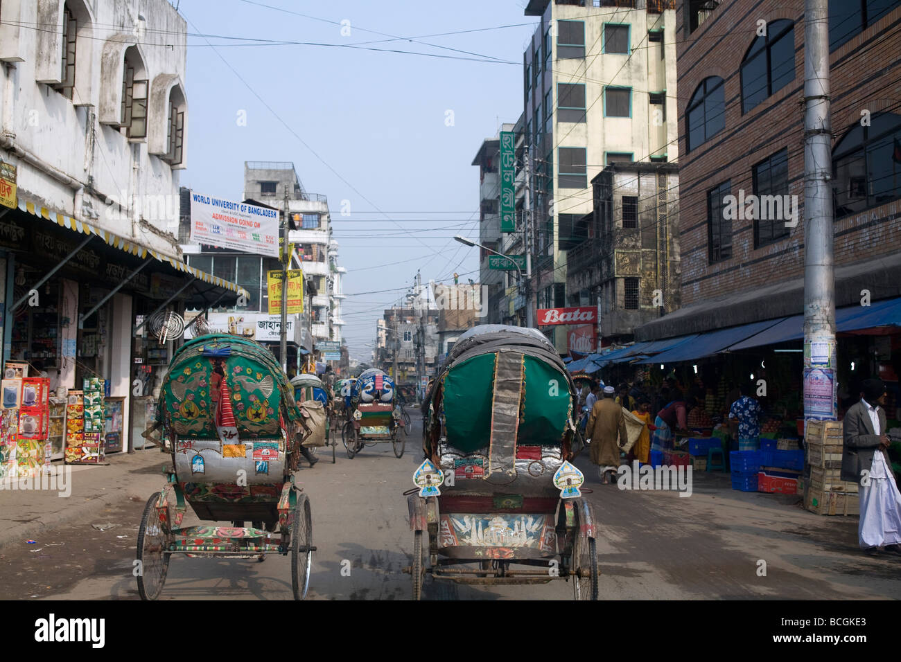 Dhaka street hi-res stock photography and images - Alamy