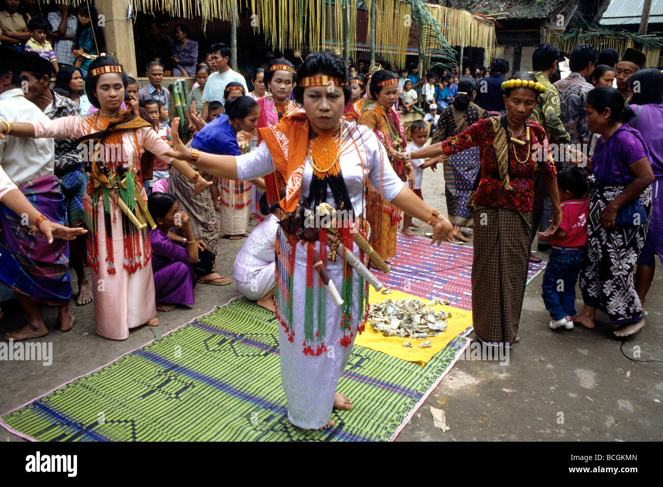 toraja people sulawesi indonesia Stock Photo - Alamy