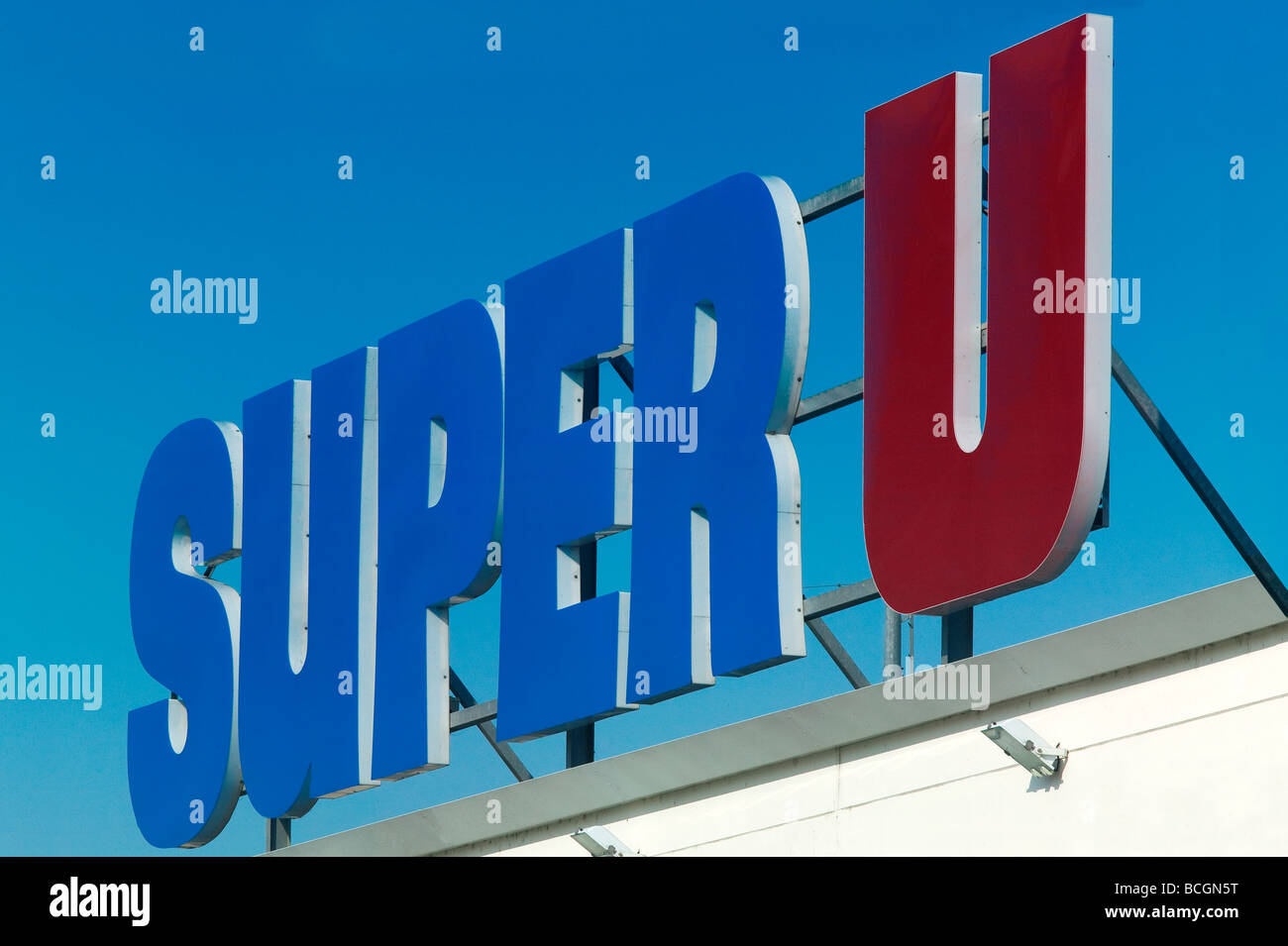 Hyper u hi-res stock photography and images - Alamy