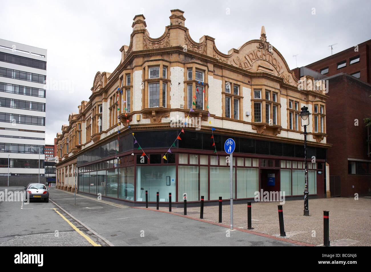 Buildings of manchester metropolitan university hi-res stock ...