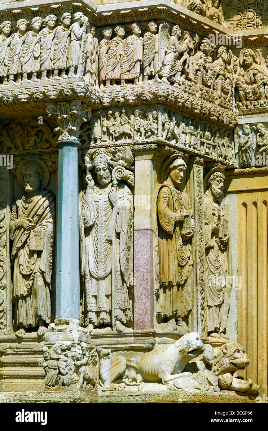 SAINT TROPHIME CATHEDRAL ARLES FRANCE Stock Photo - Alamy