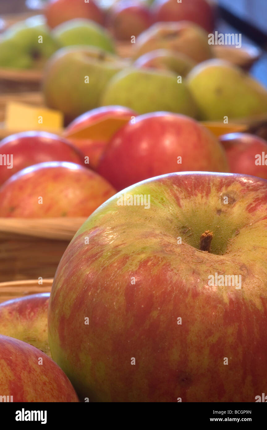 Cornwall apples hi-res stock photography and images - Alamy