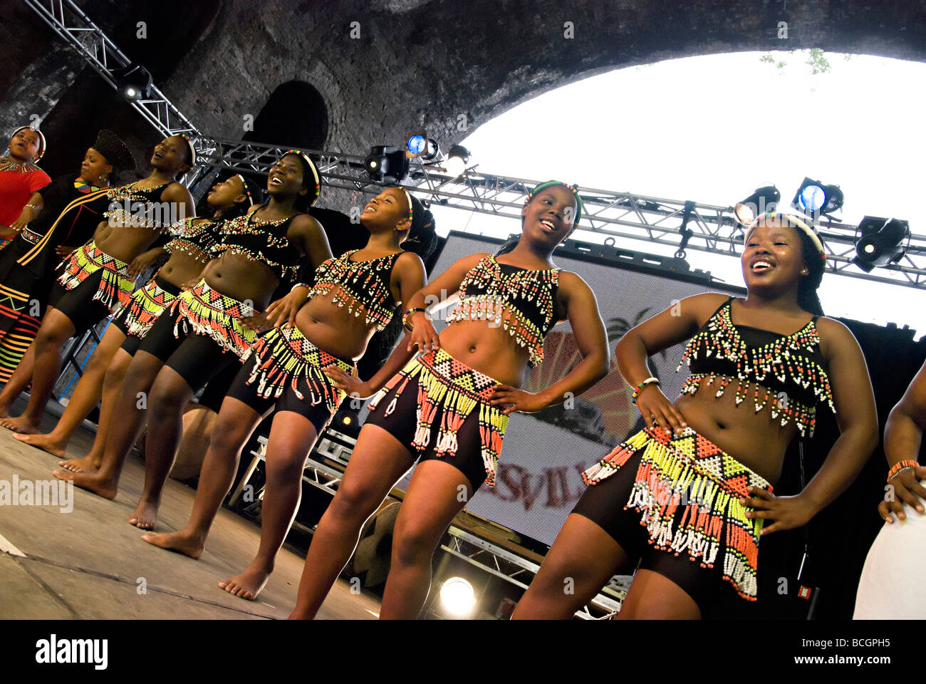 Zulu dancers hi-res stock photography and images - Alamy
