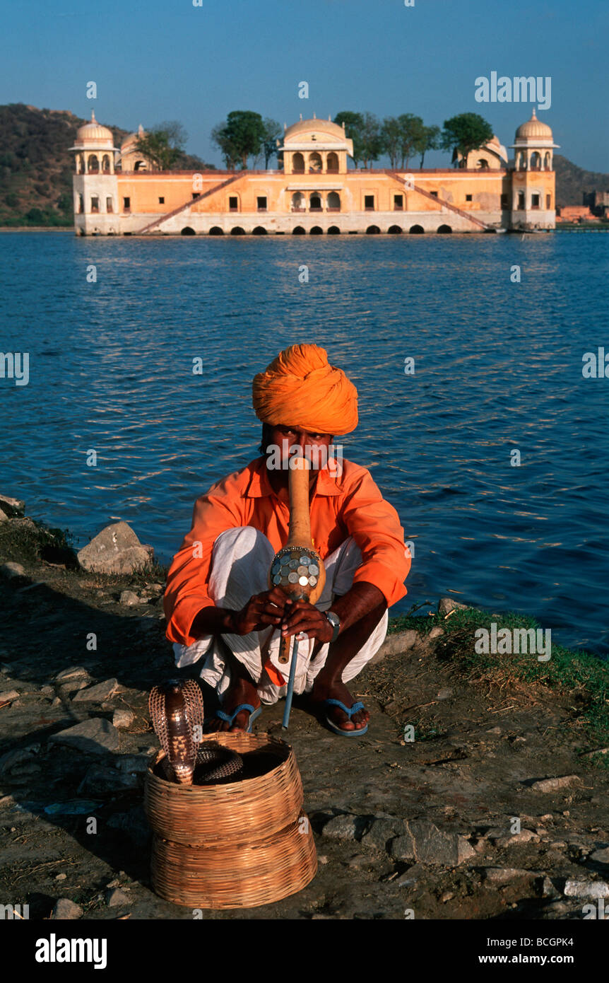 India Rajasthan Jaipur Jal Mahal Lake Palace snake charmer Stock Photo ...