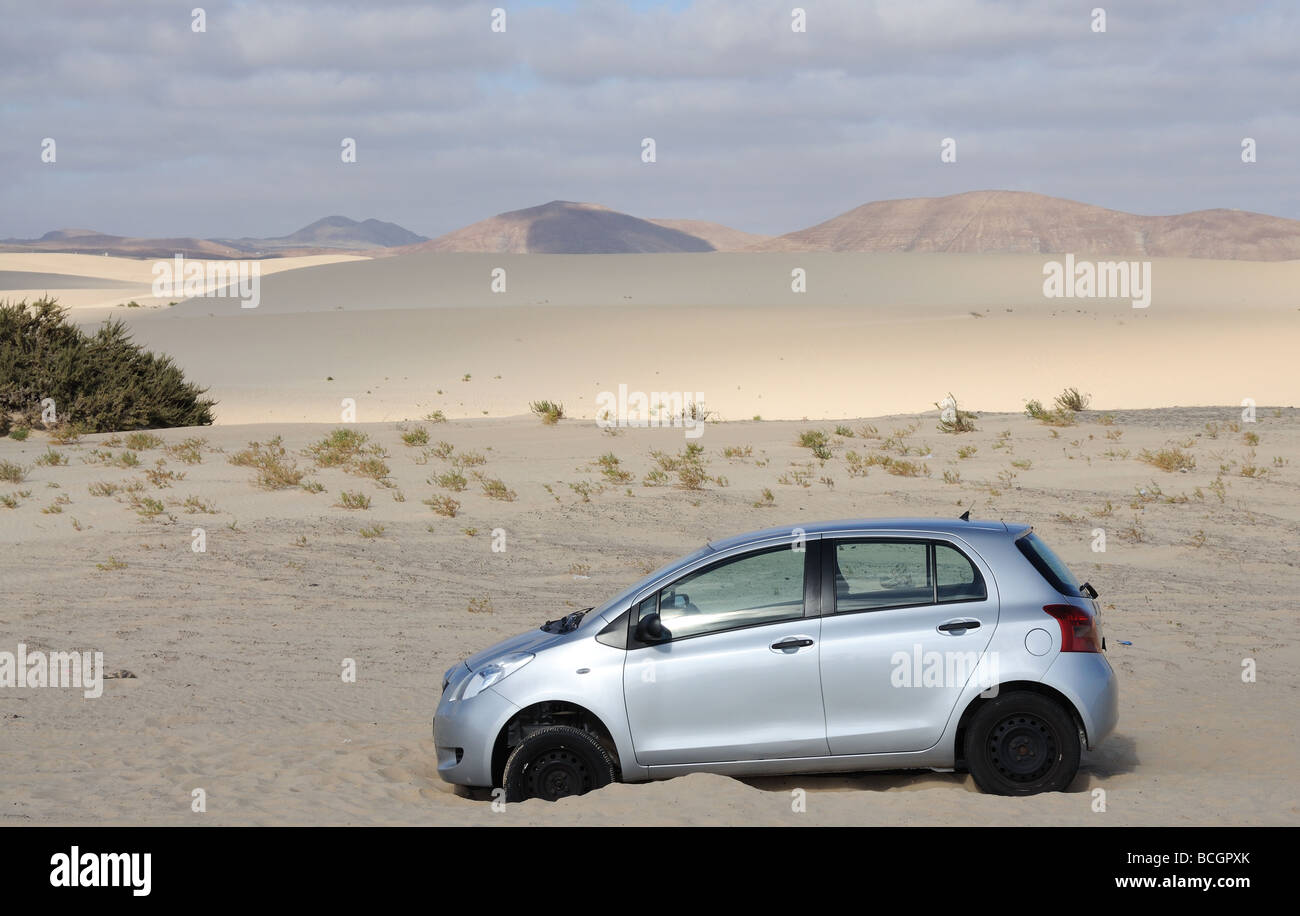 Car stuck in sand hi-res stock photography and images - Alamy