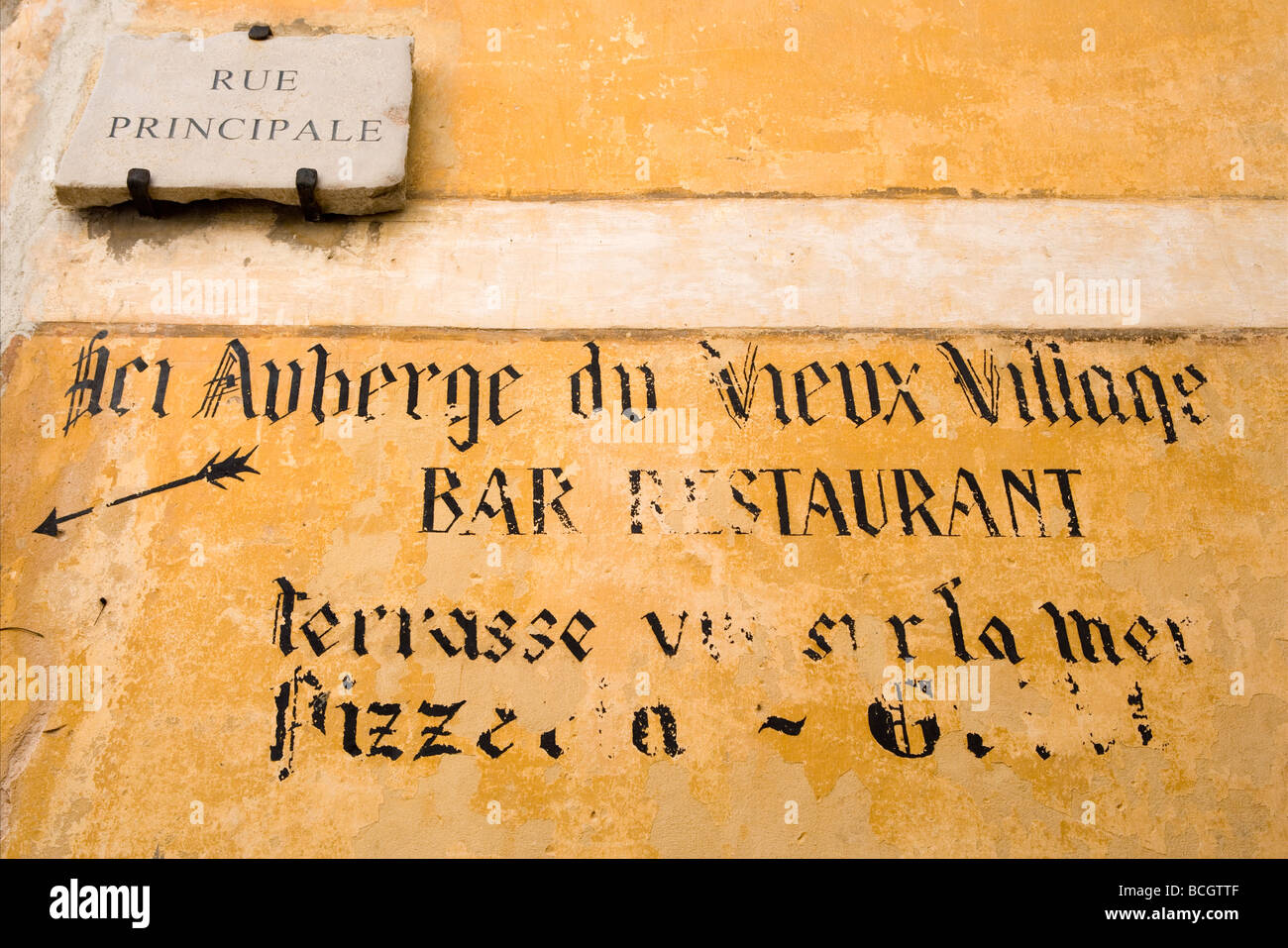 Old village sign in hi-res stock photography and images - Alamy