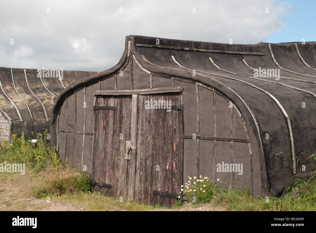 Boat hut lindisfarne Stock Photo - Alamy
