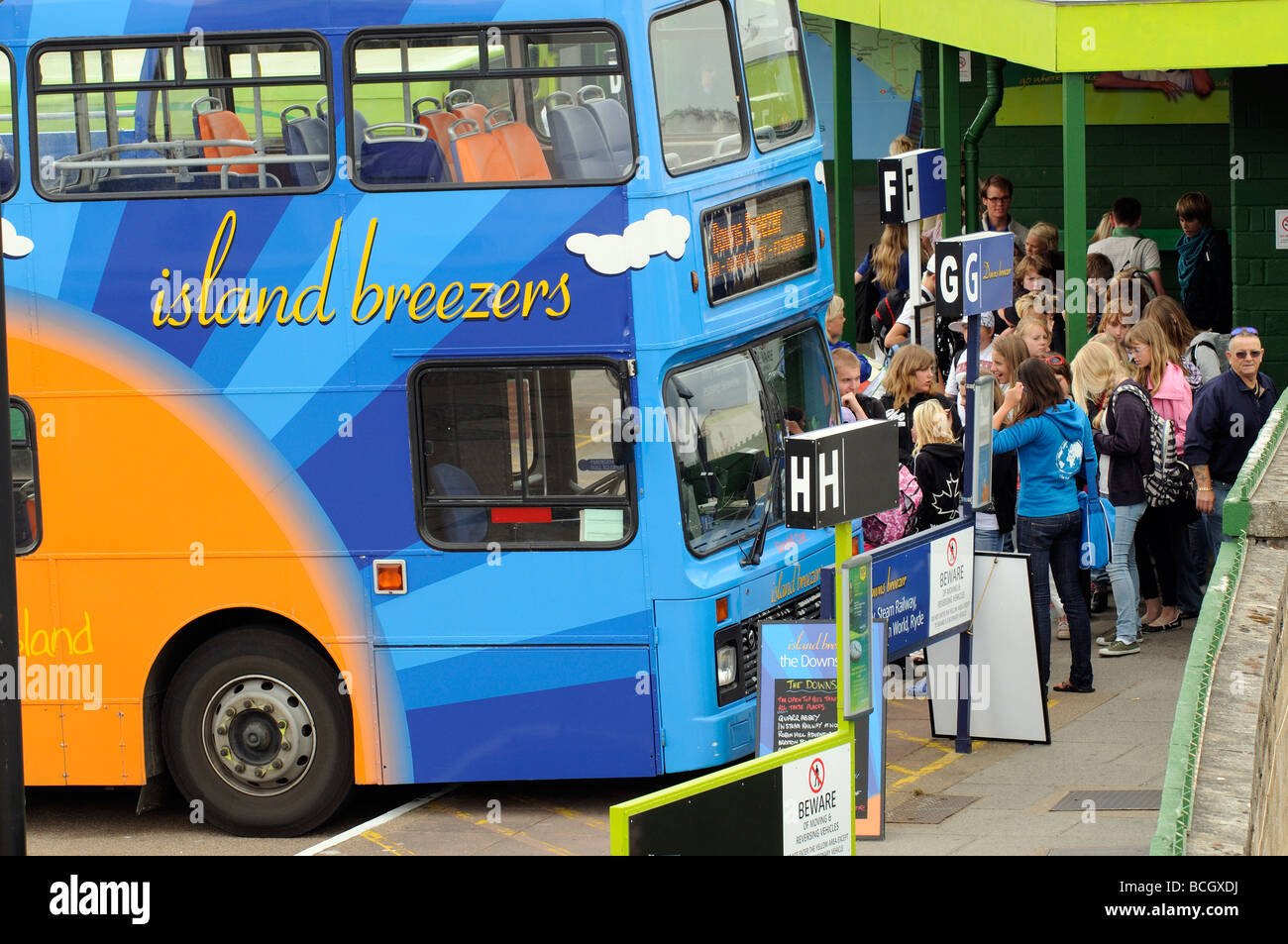 Transport queuing bus stop double decker bus hi-res stock photography ...