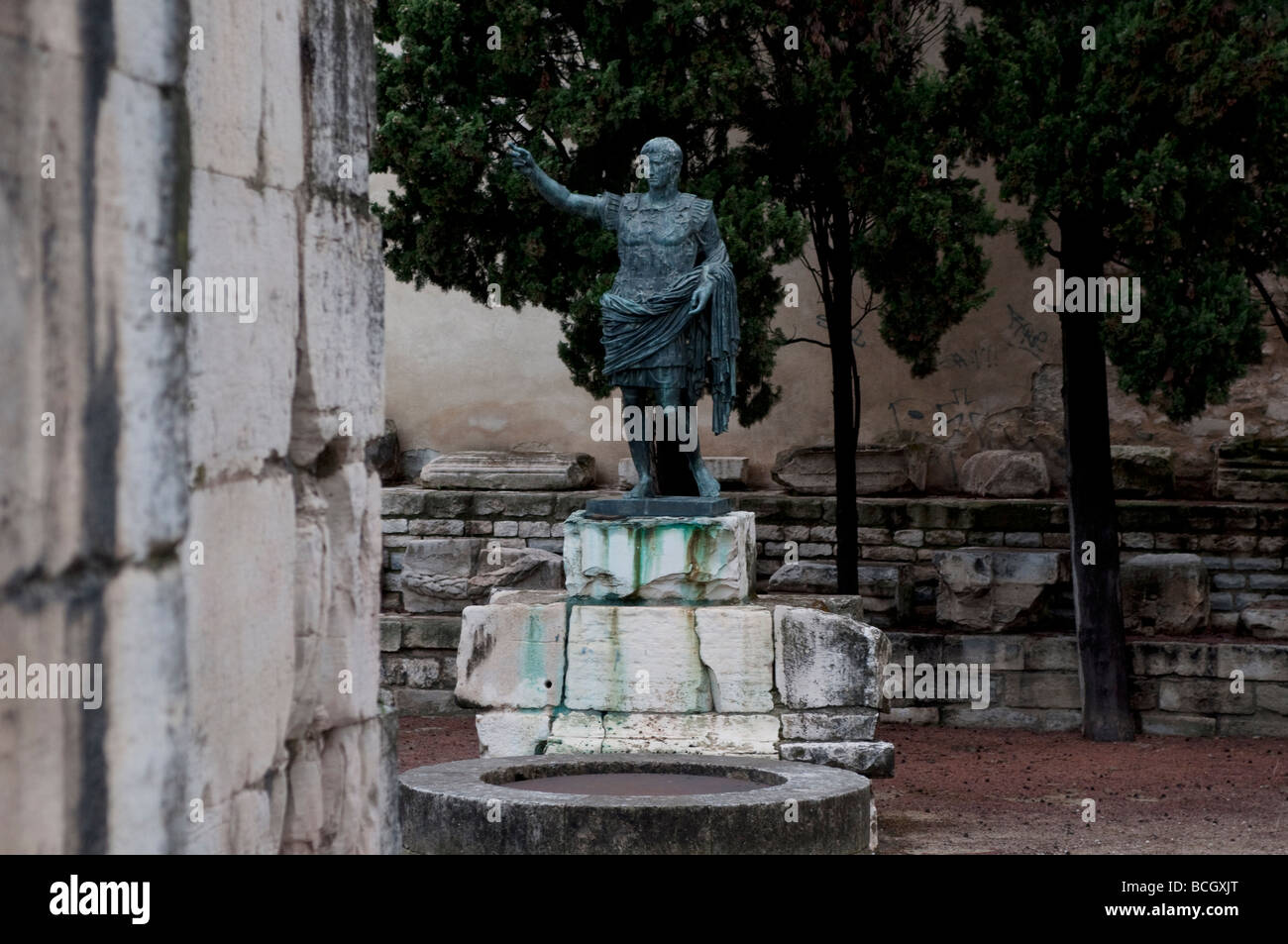 Emperor Augustus statue at Porte d Auguste Nimes France Stock Photo - Alamy