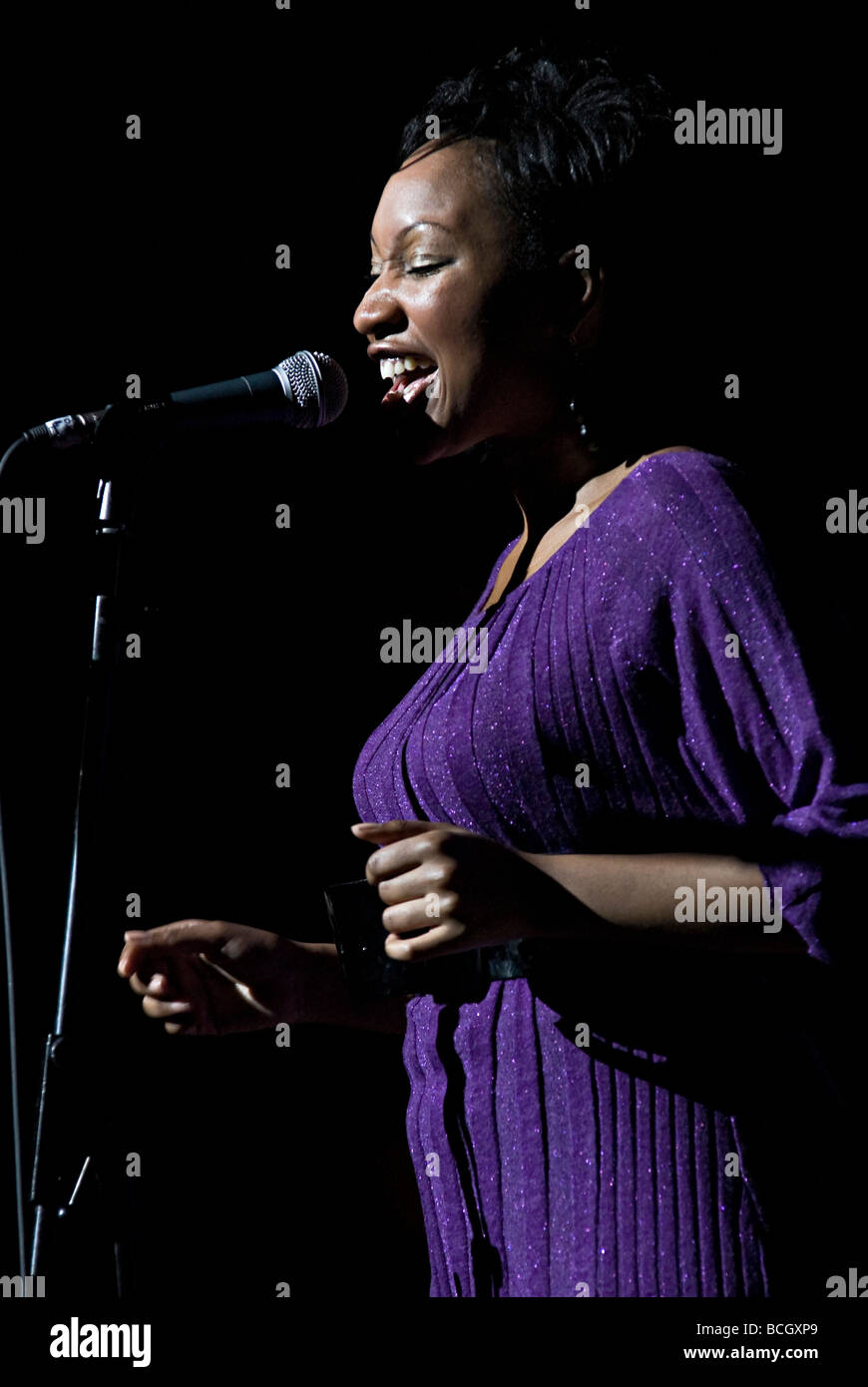 terri walker singing live at birmingham town hall 2007 terri walker is ...