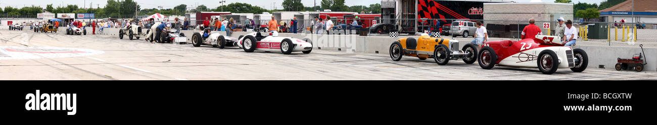 Vintage car racing pit hi-res stock photography and images - Alamy