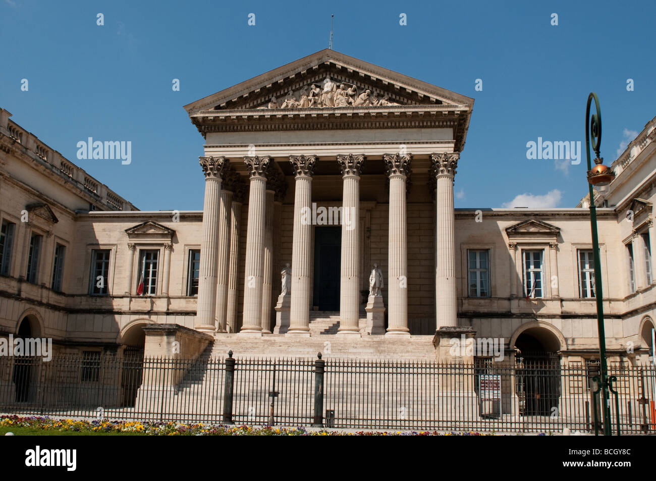 Court house palais de justice hi-res stock photography and images - Alamy