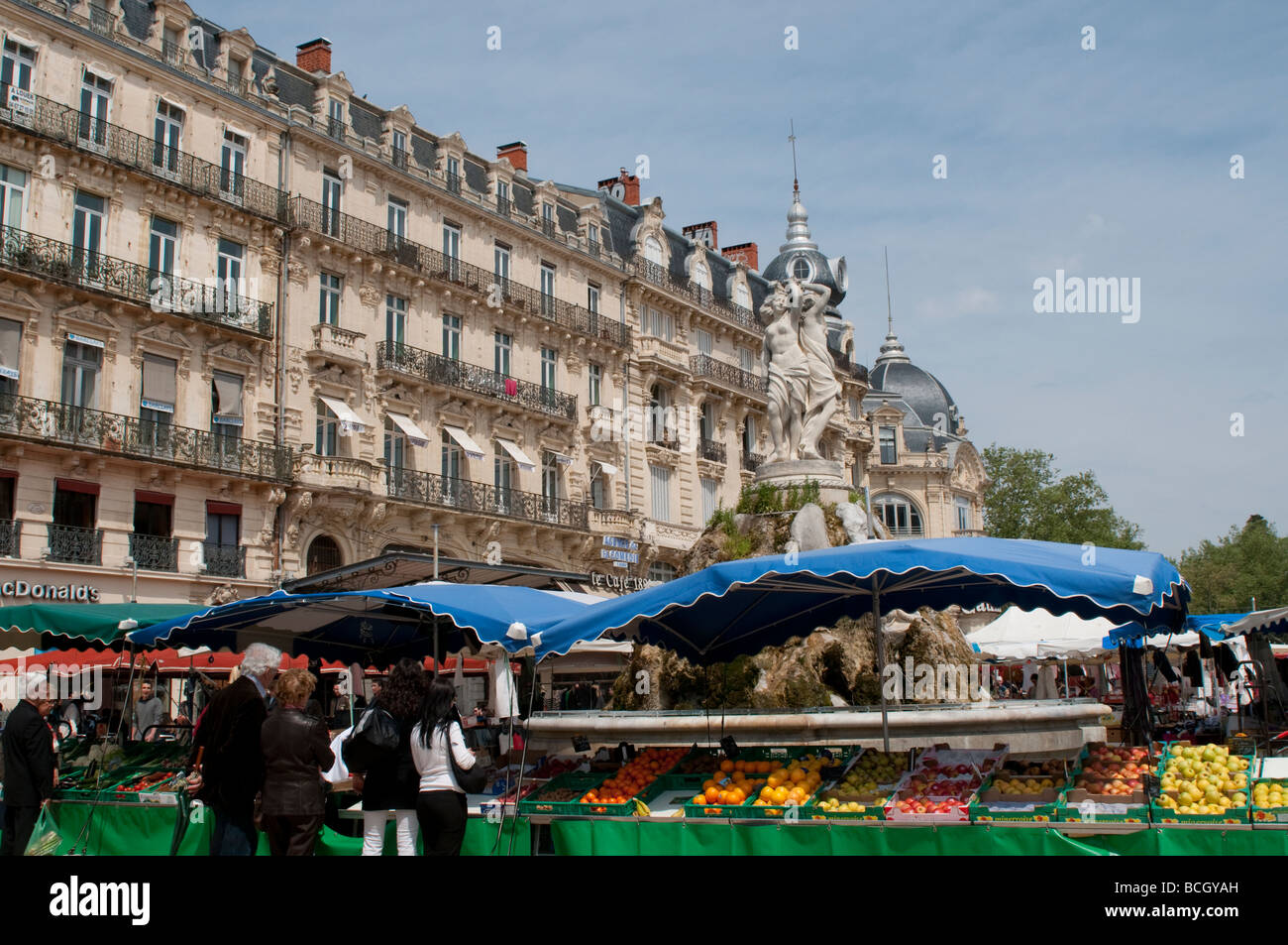 France market square hi-res stock photography and images - Alamy