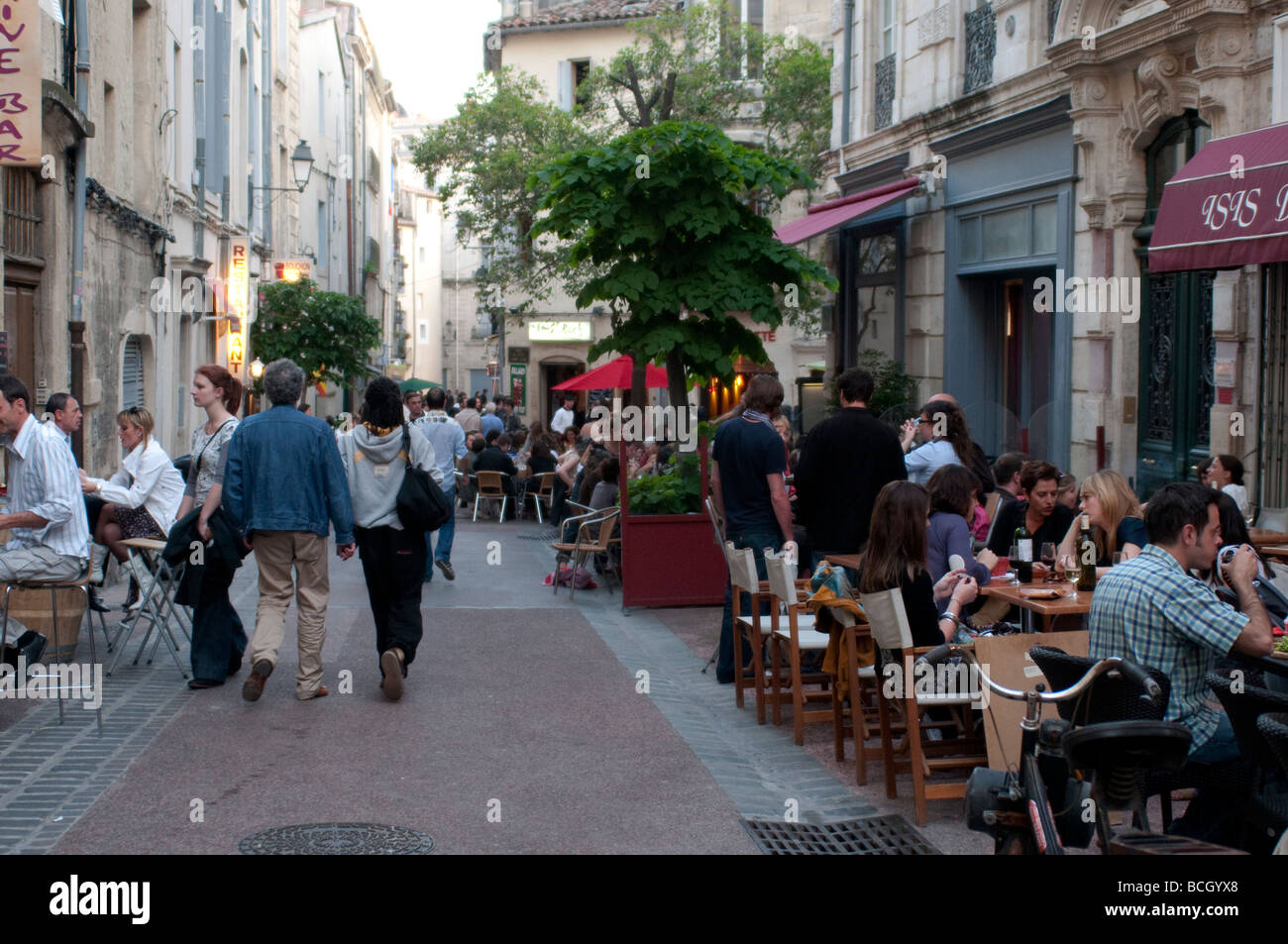 Outdoor cafes hi-res stock photography and images - Alamy