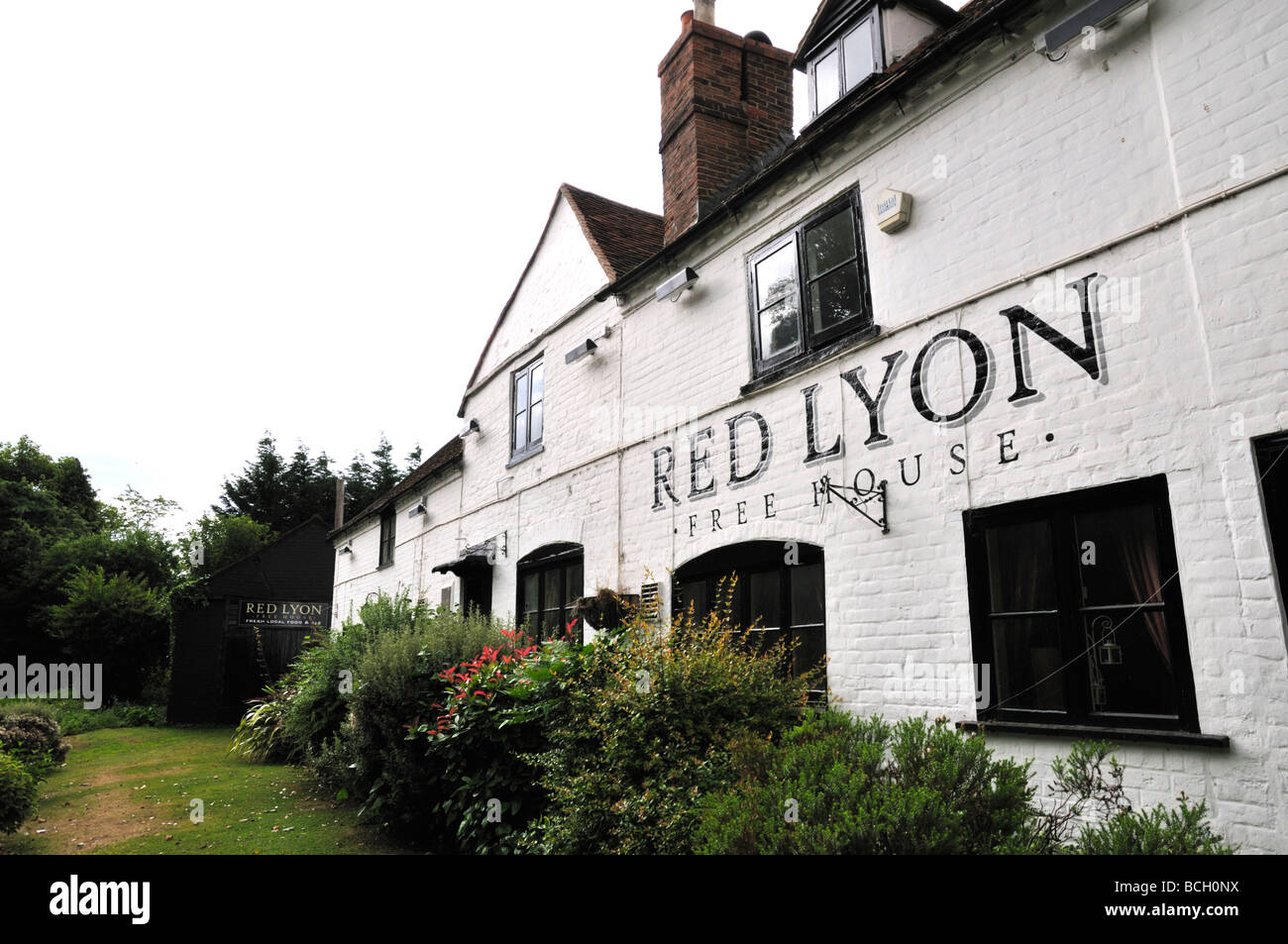 The Red Lyon Pub Restaurant, Hurley, Berkshire, UK Stock Photo - Alamy