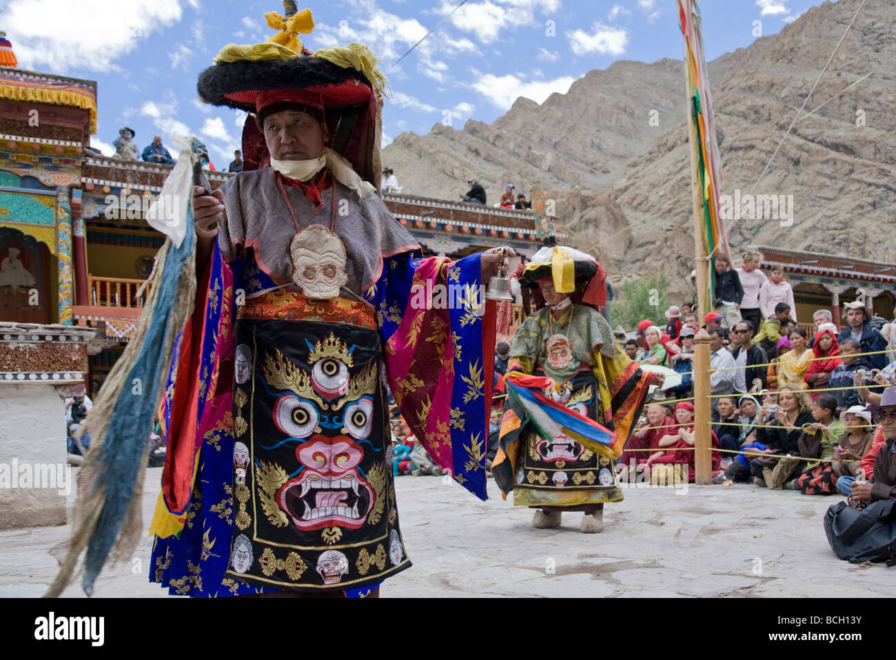 Buddhist monks dancing with traditional dress. Hemis Gompa festival ...