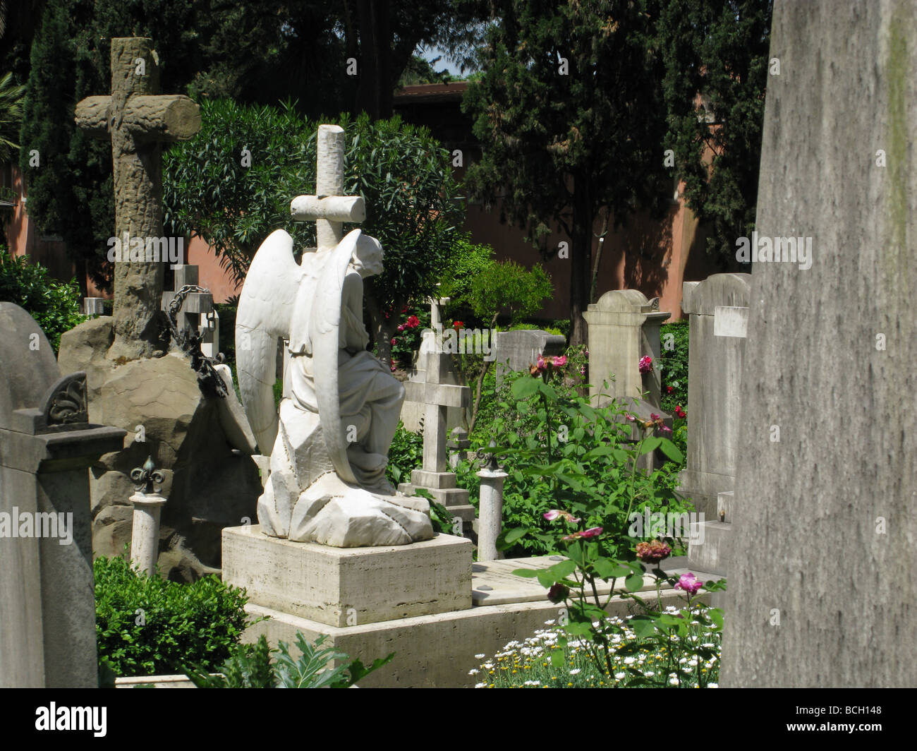 The protestant cemetery near piramide hi-res stock photography and ...