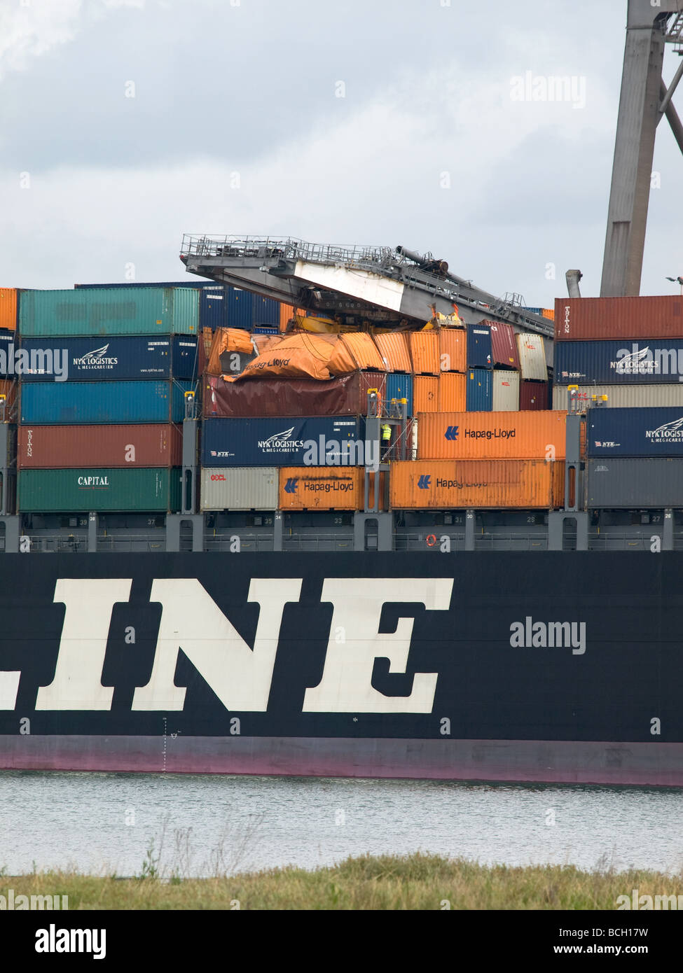 Boom crane, ship hi-res stock photography and images - Alamy