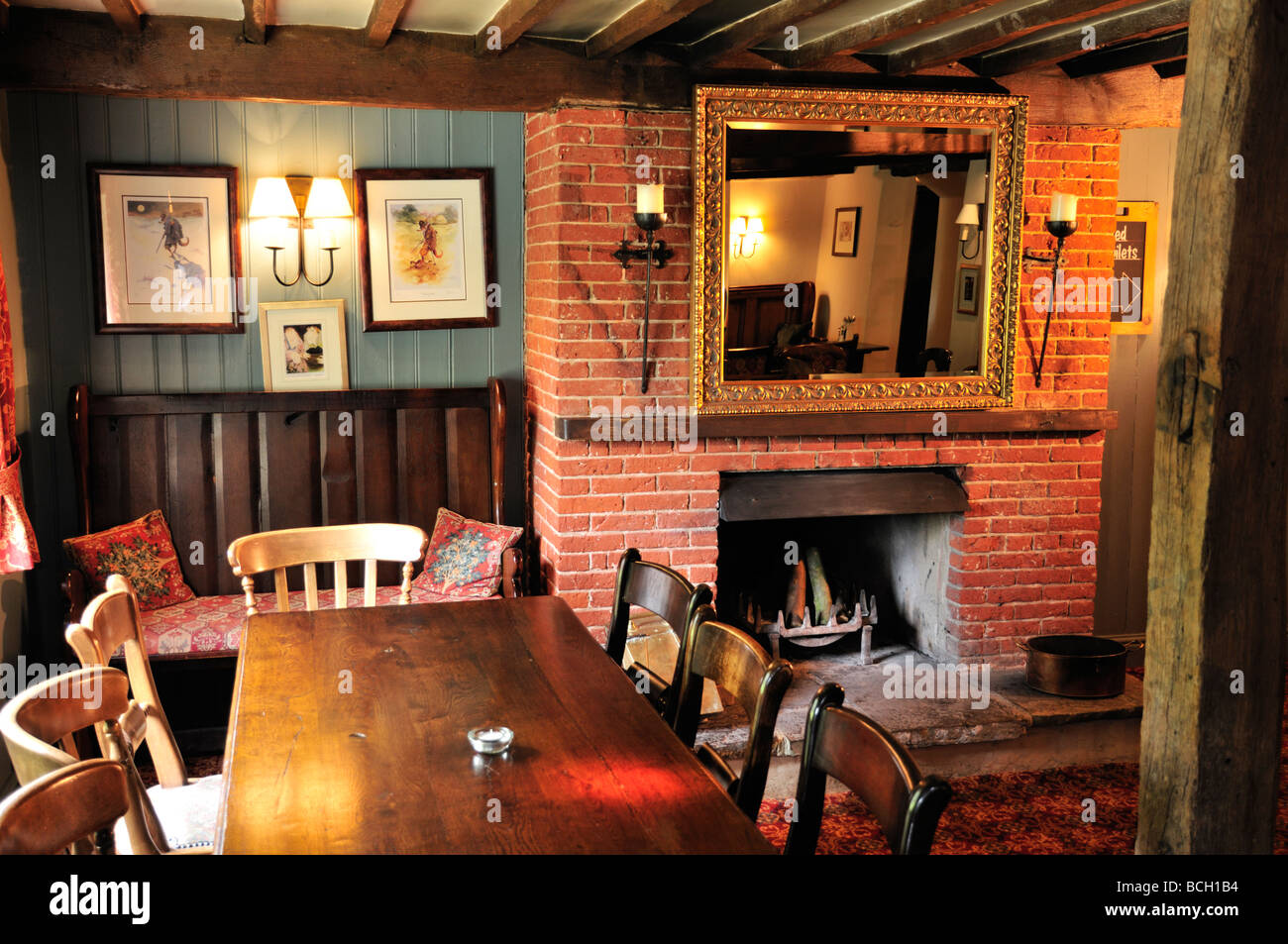 The Red Lyon Pub Restaurant, Hurley, Berkshire, UK Stock Photo - Alamy