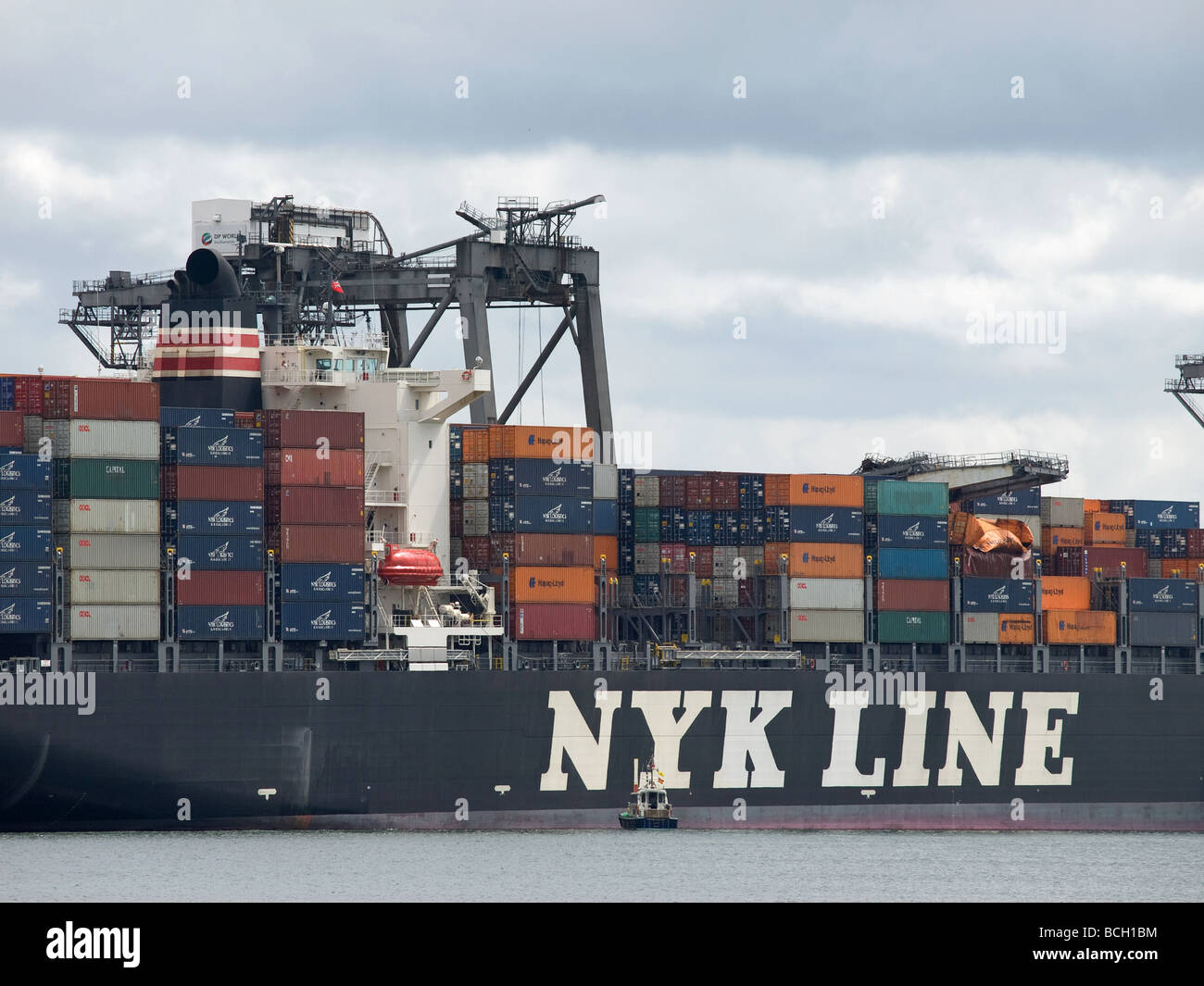 Boom crane, ship hi-res stock photography and images - Alamy