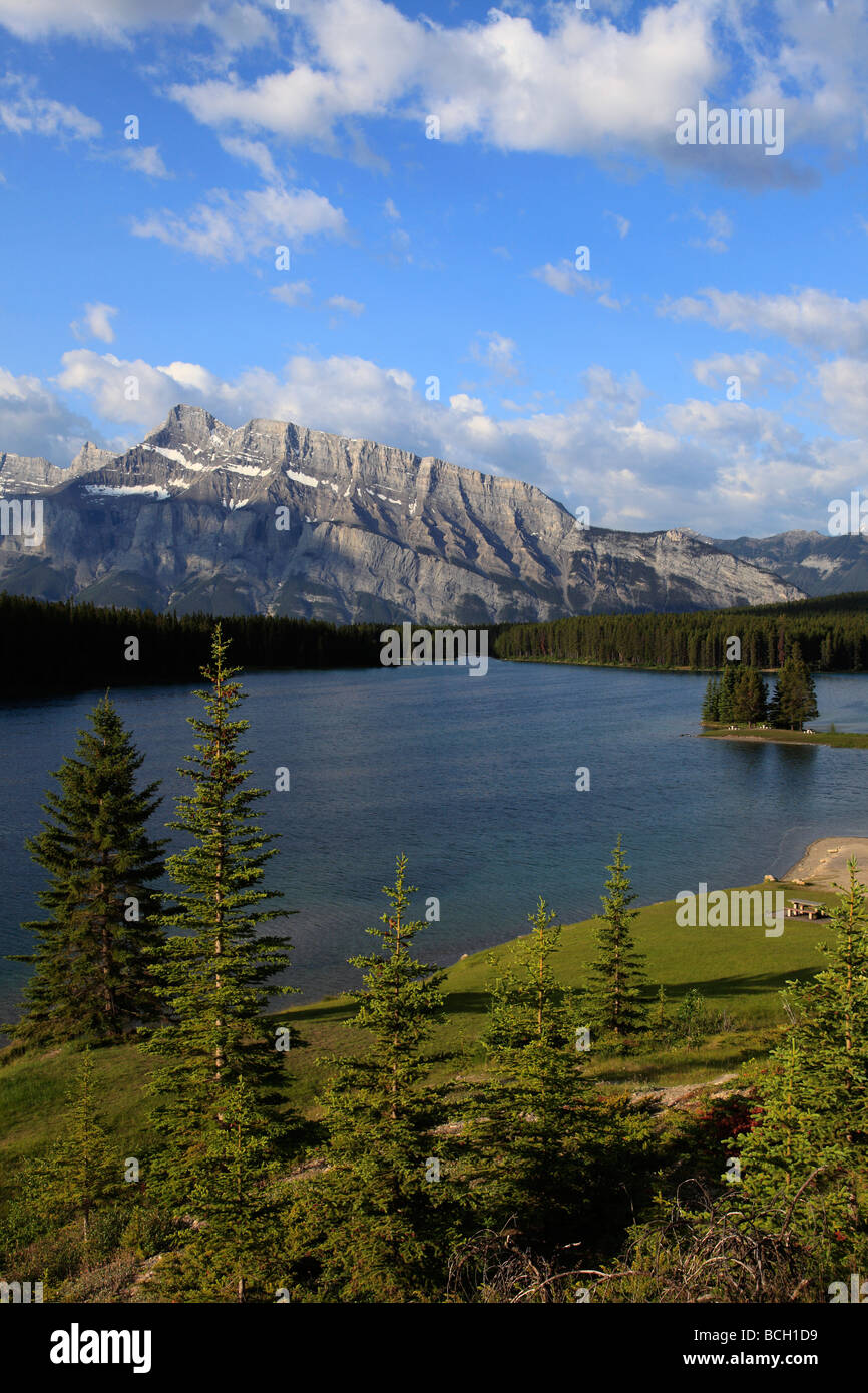 Canada Alberta Banff National Park Two Jack Lake Mount Rundle Stock ...