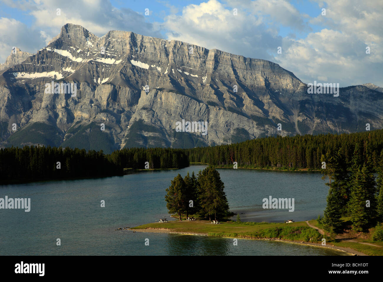 Canada Alberta Banff National Park Two Jack Lake Mount Rundle Stock ...