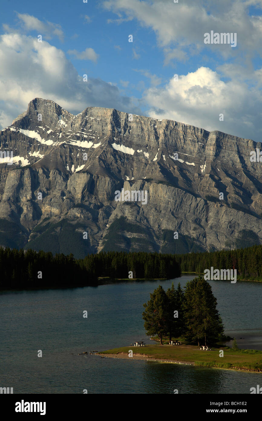 Canada Alberta Banff National Park Two Jack Lake Mount Rundle Stock ...