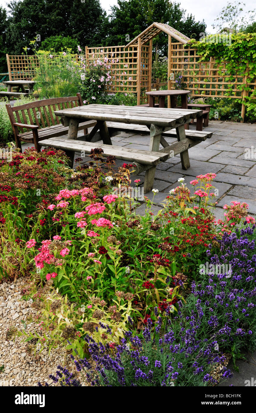 The Red Lyon Pub Restaurant, Hurley, Berkshire, UK Stock Photo - Alamy