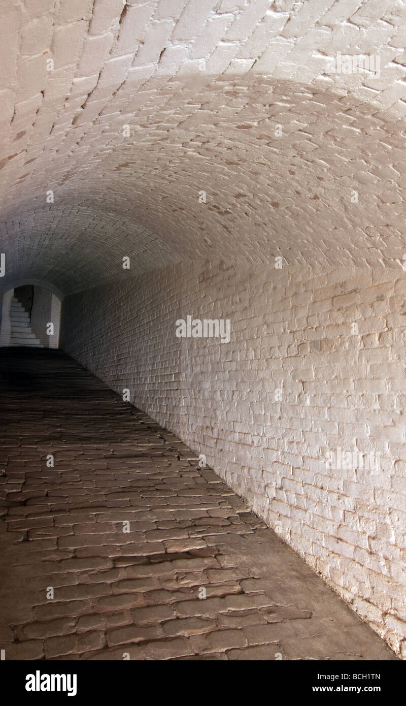 Brick white fort arch arc underground tunnel hi-res stock photography ...