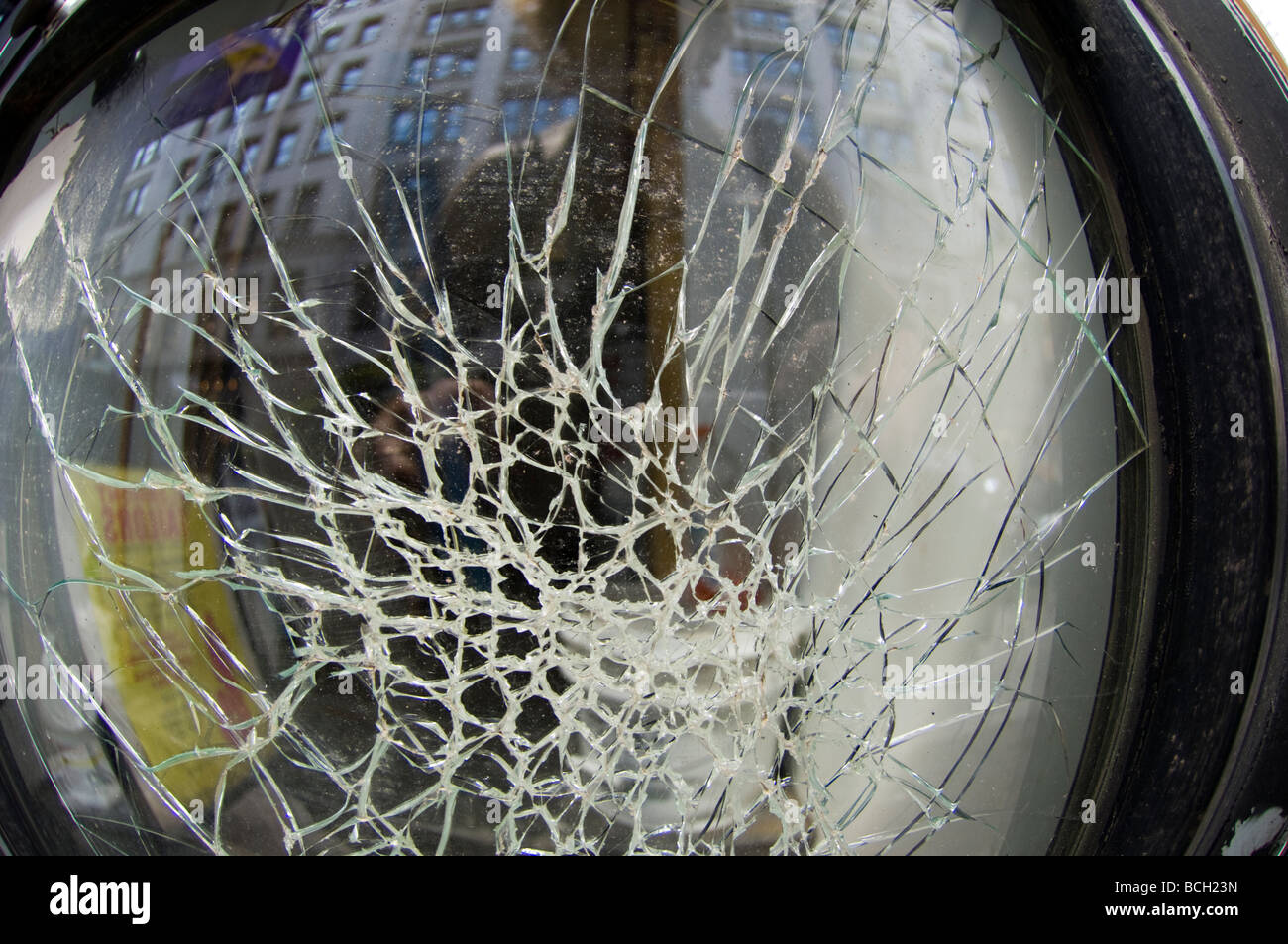 Shattered window hi-res stock photography and images - Alamy