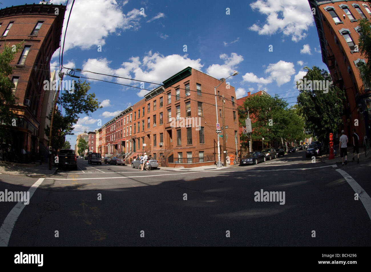 Brick row houses hi-res stock photography and images - Alamy