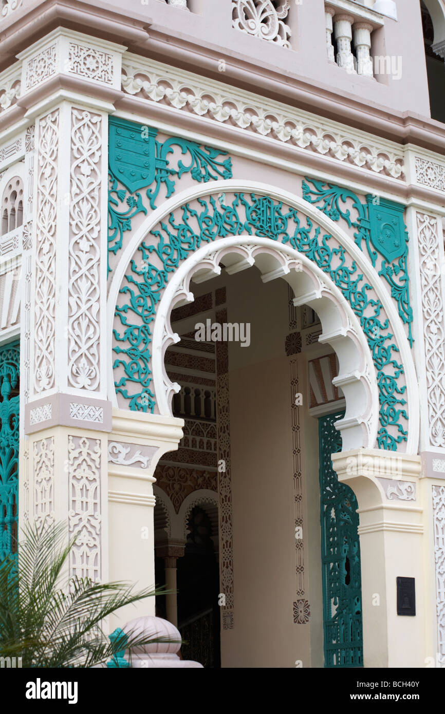 Ornate restaurant entrance hi-res stock photography and images - Alamy