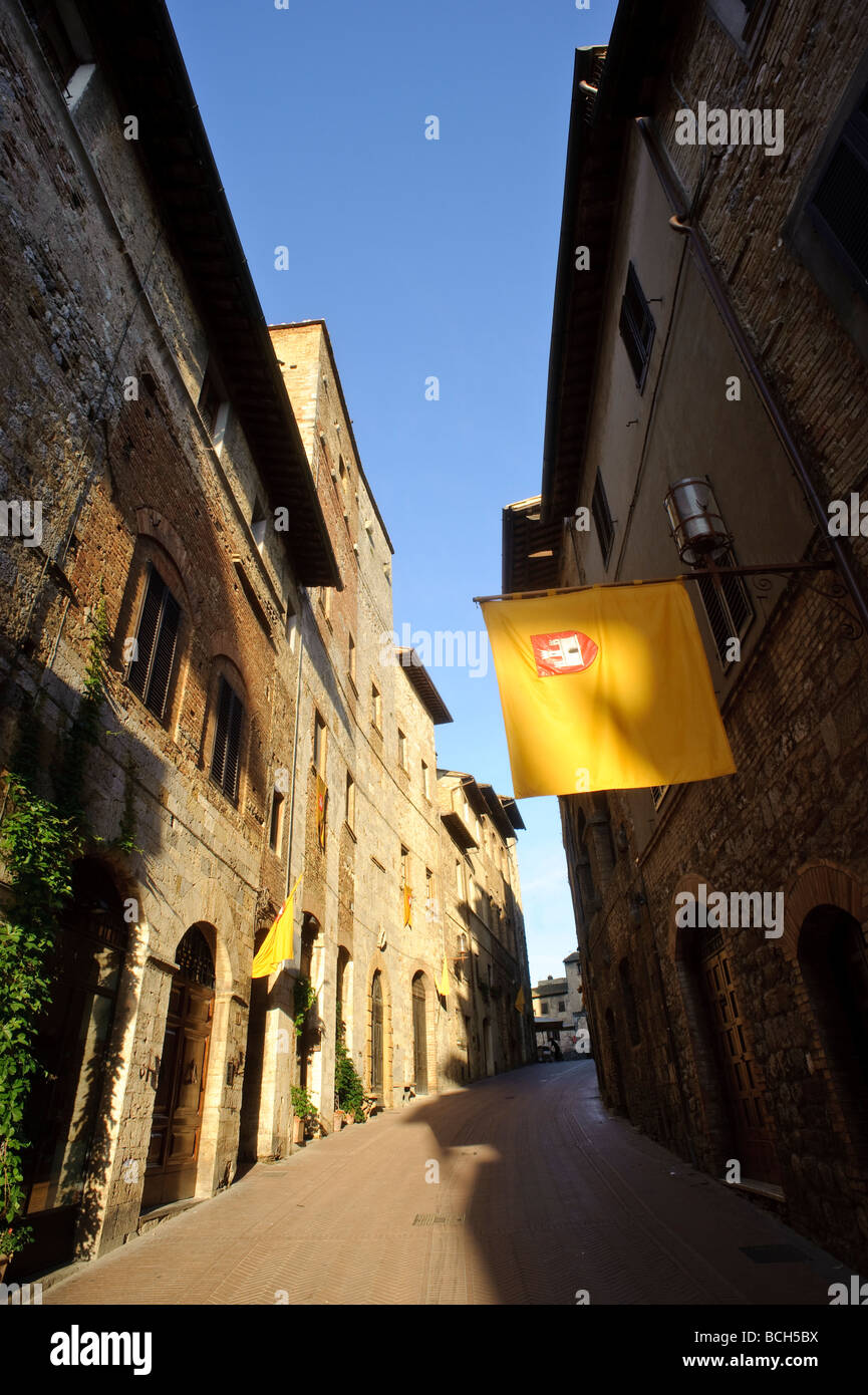 Via del Castello in morning light, San Gimignano Tuscany Italy Stock ...
