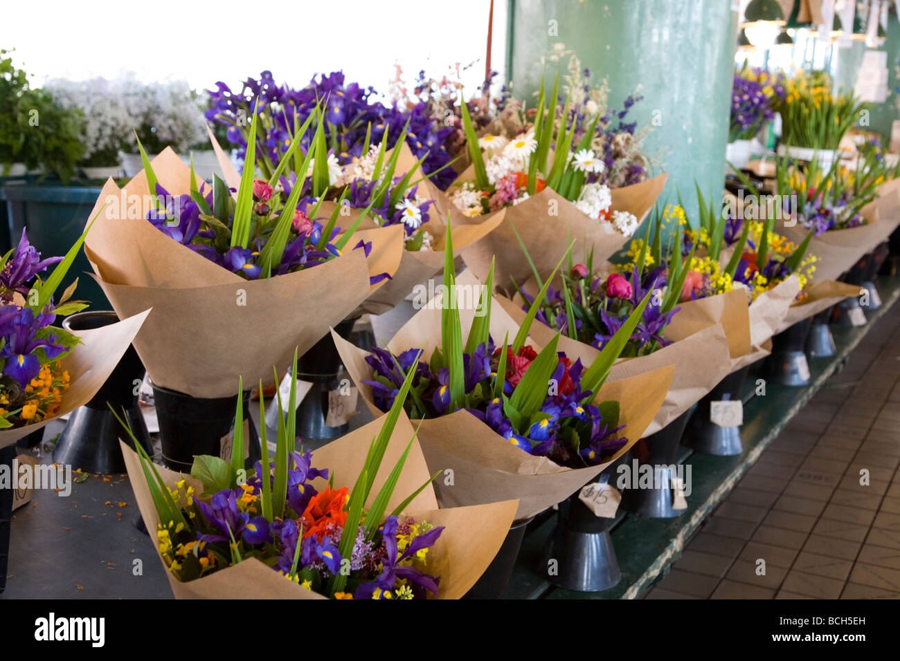 Washington flowers market retail hi-res stock photography and images ...