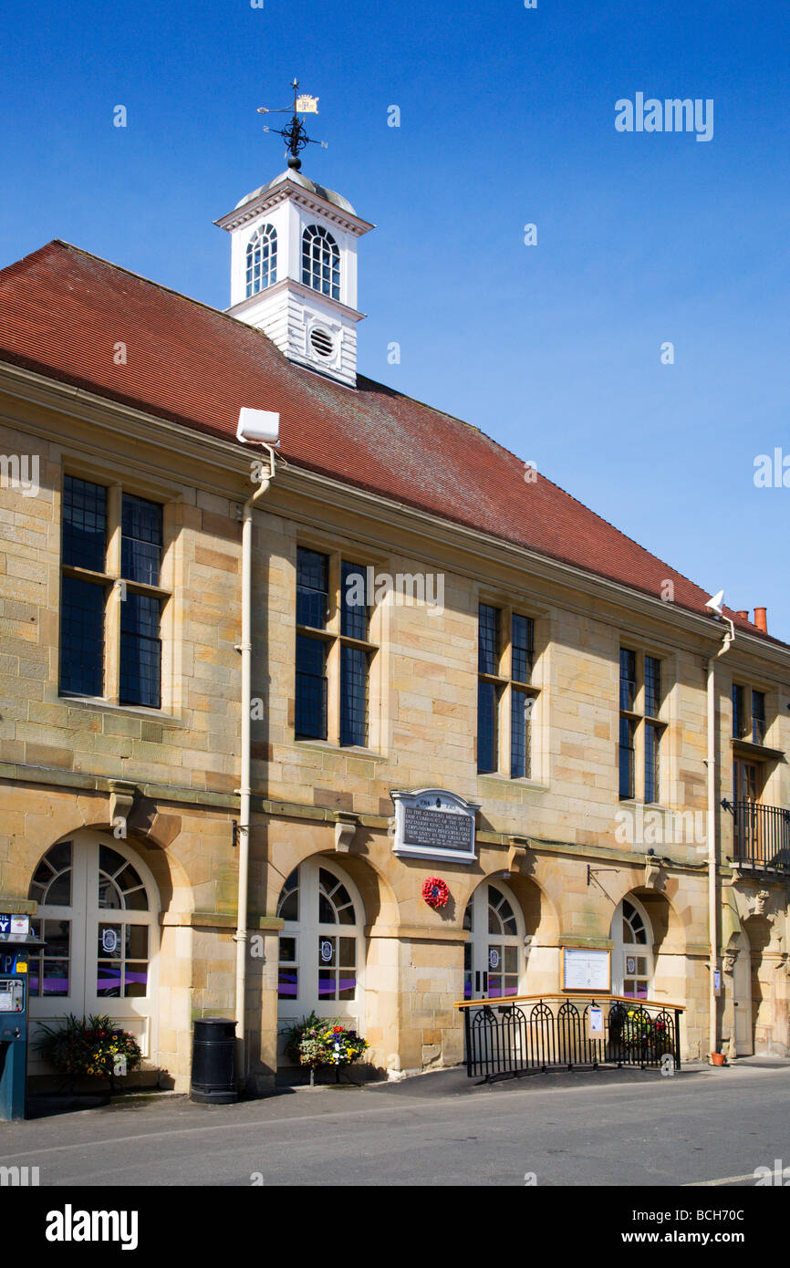 Town Hall in the Market Square Helmsley Yorkshire England Stock Photo ...