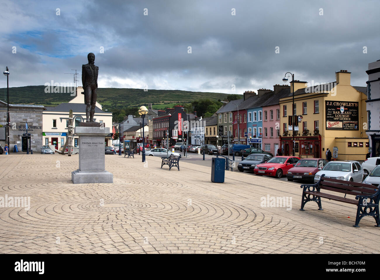 Wolfe tone hi-res stock photography and images - Alamy