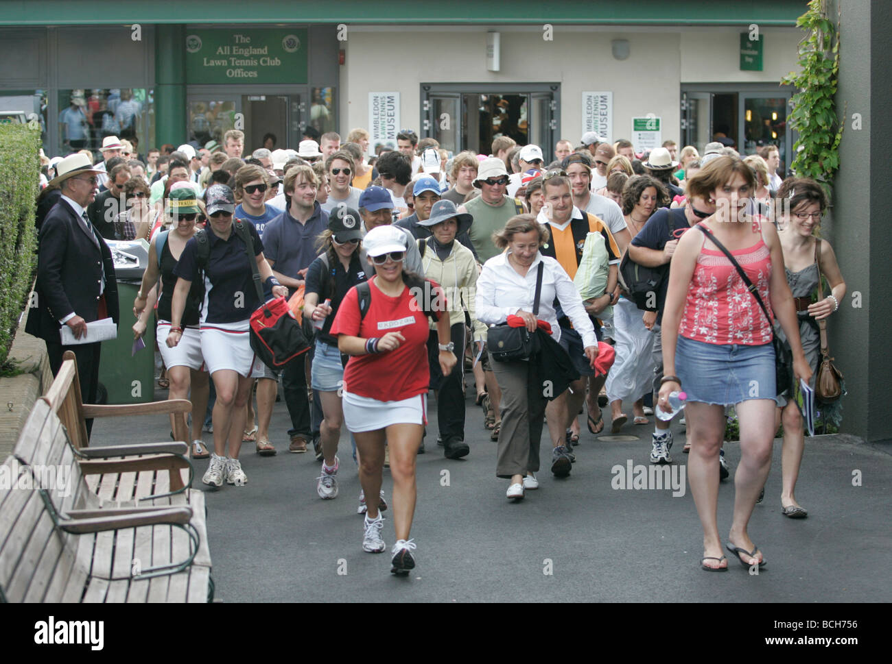 Horizontal crowd shot hi-res stock photography and images - Alamy