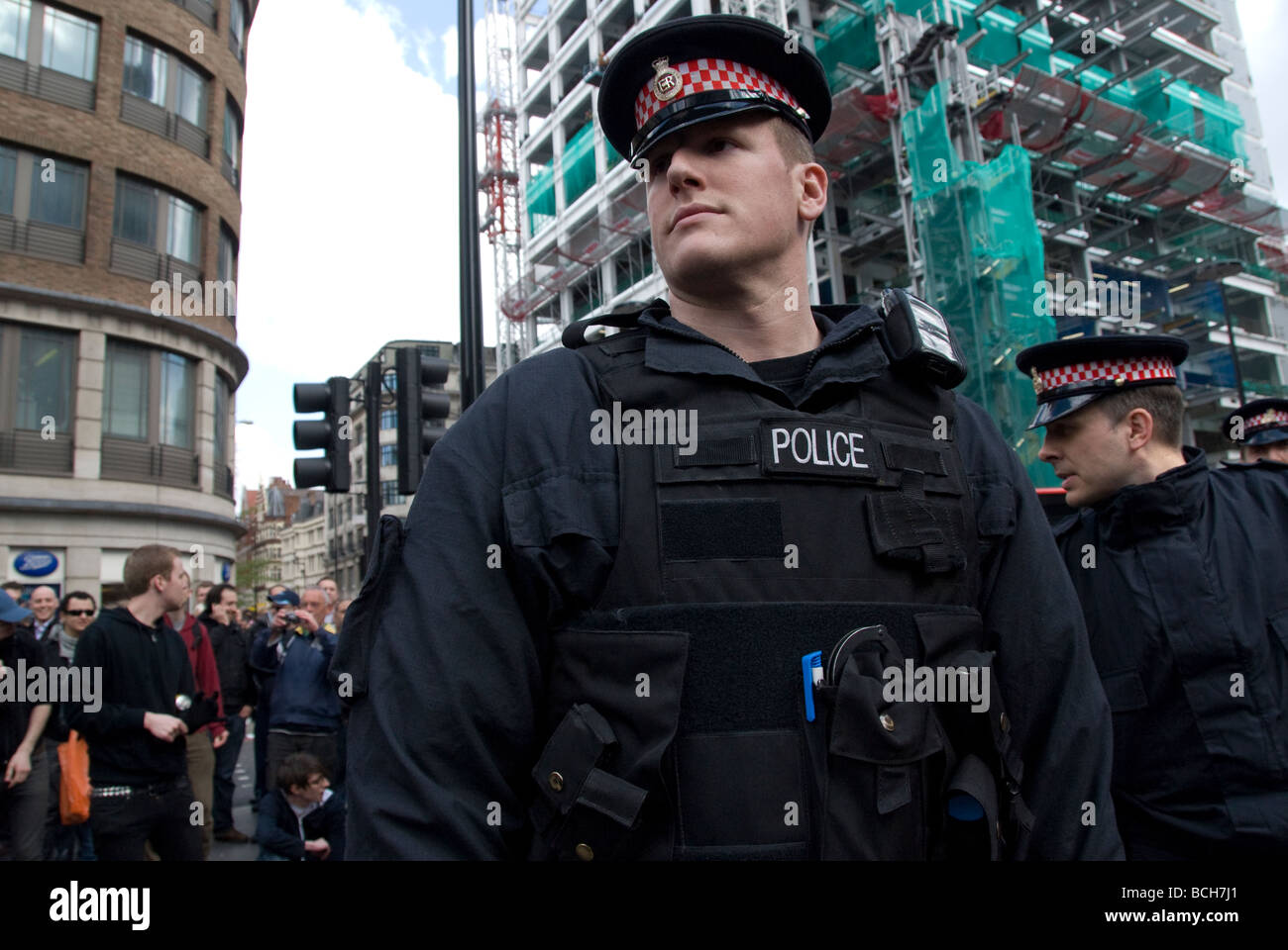 London police officer hi-res stock photography and images - Alamy