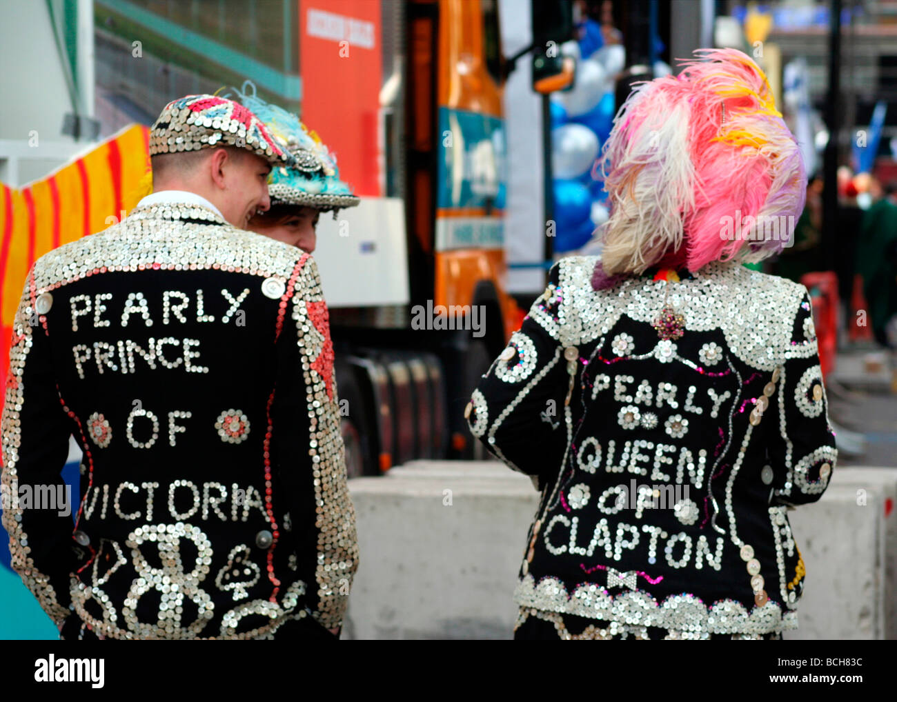 Traditional cockney costume hi-res stock photography and images - Alamy