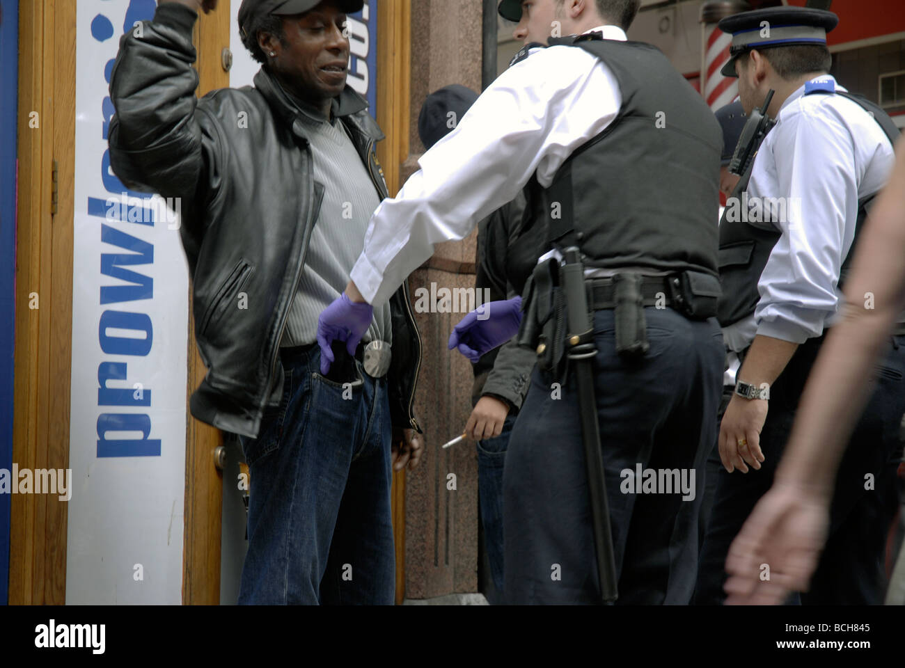 Police stop and search black man london hi-res stock photography and ...