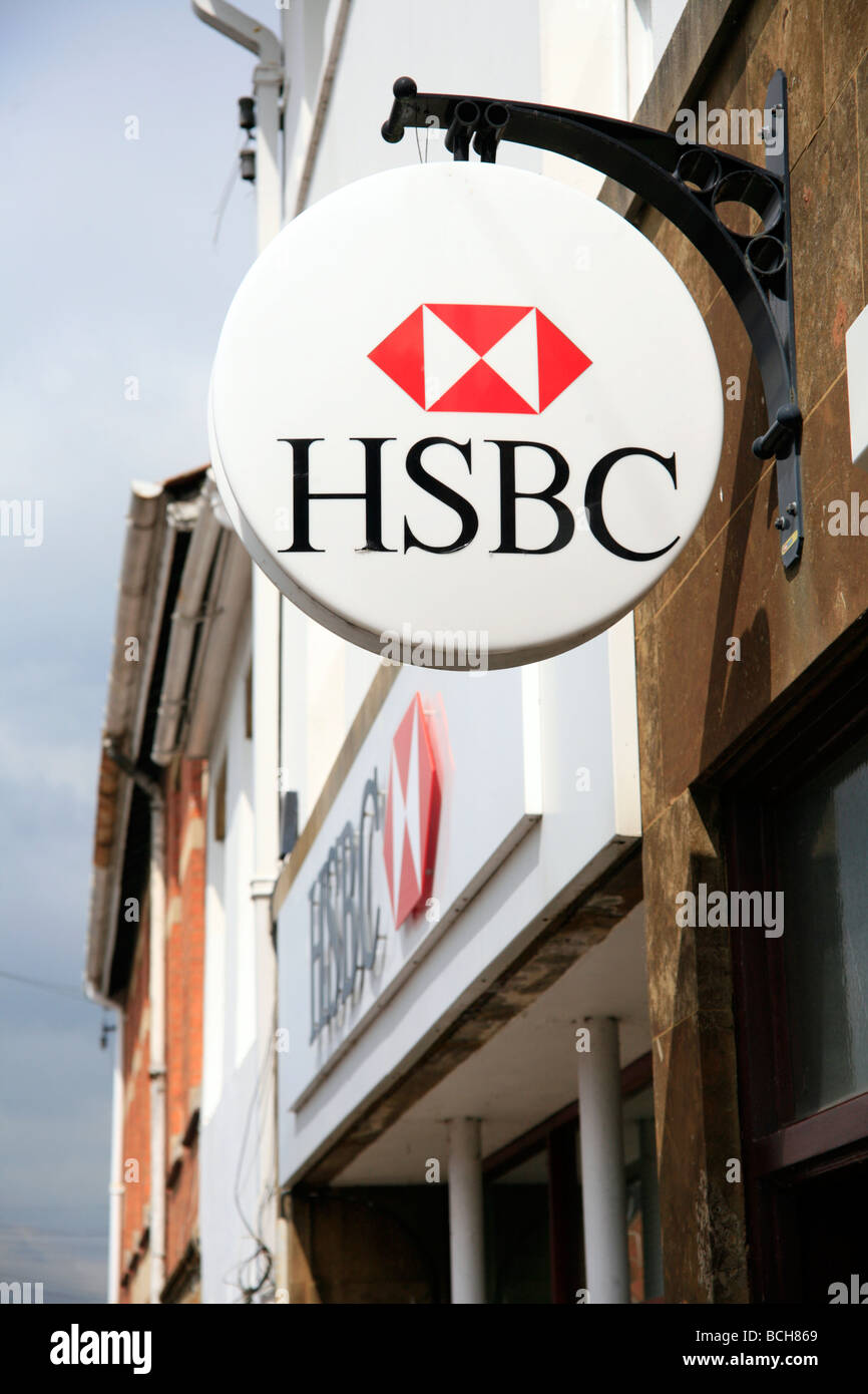 Hsbc branch sign hi-res stock photography and images - Alamy