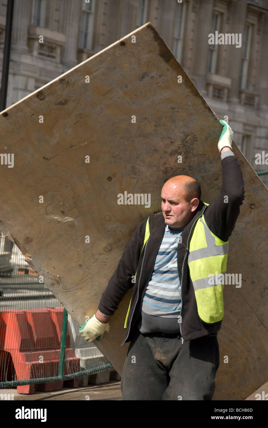 Boarding up windows hi-res stock photography and images - Alamy