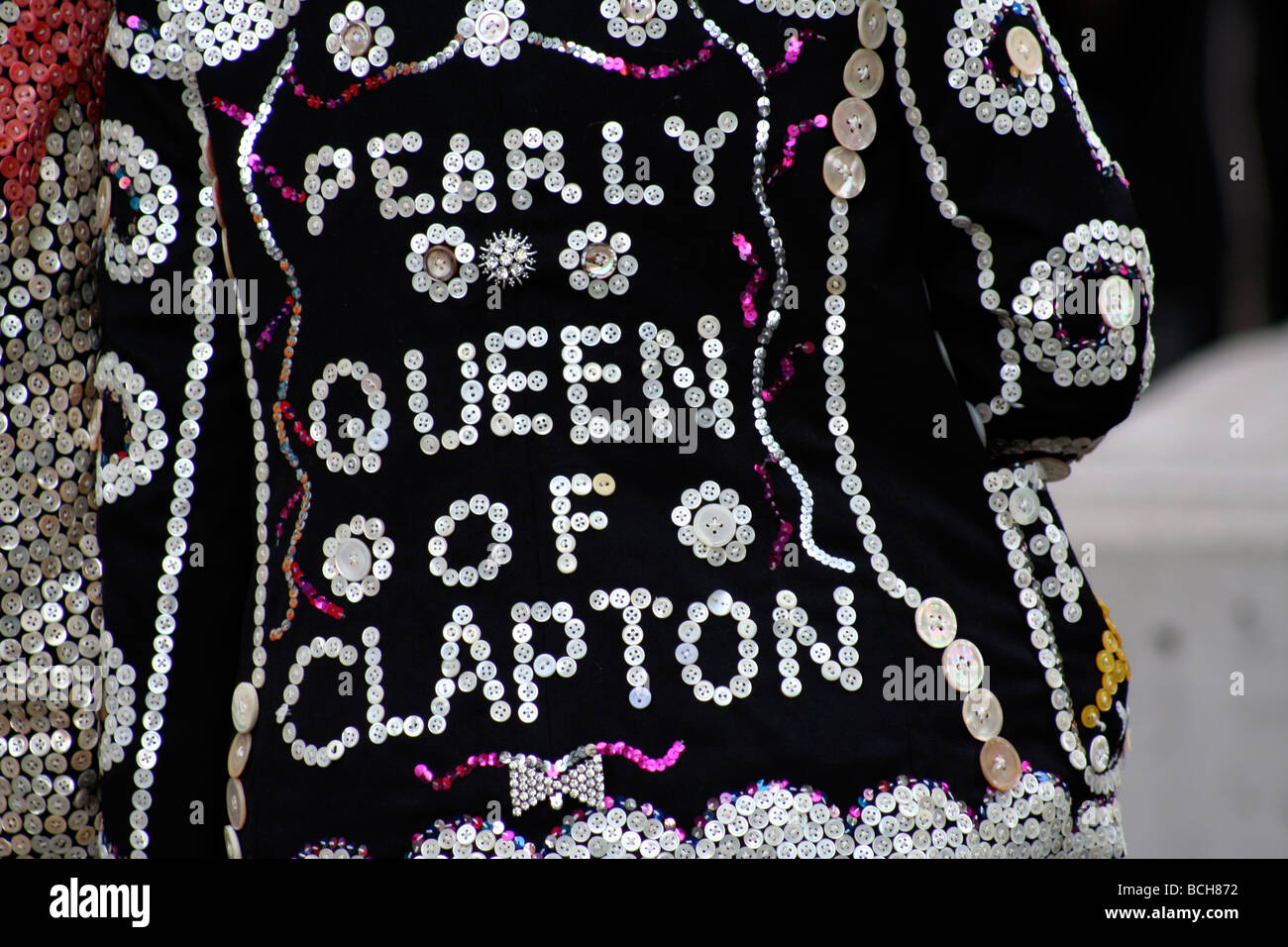 Traditional cockney costume hi-res stock photography and images - Alamy