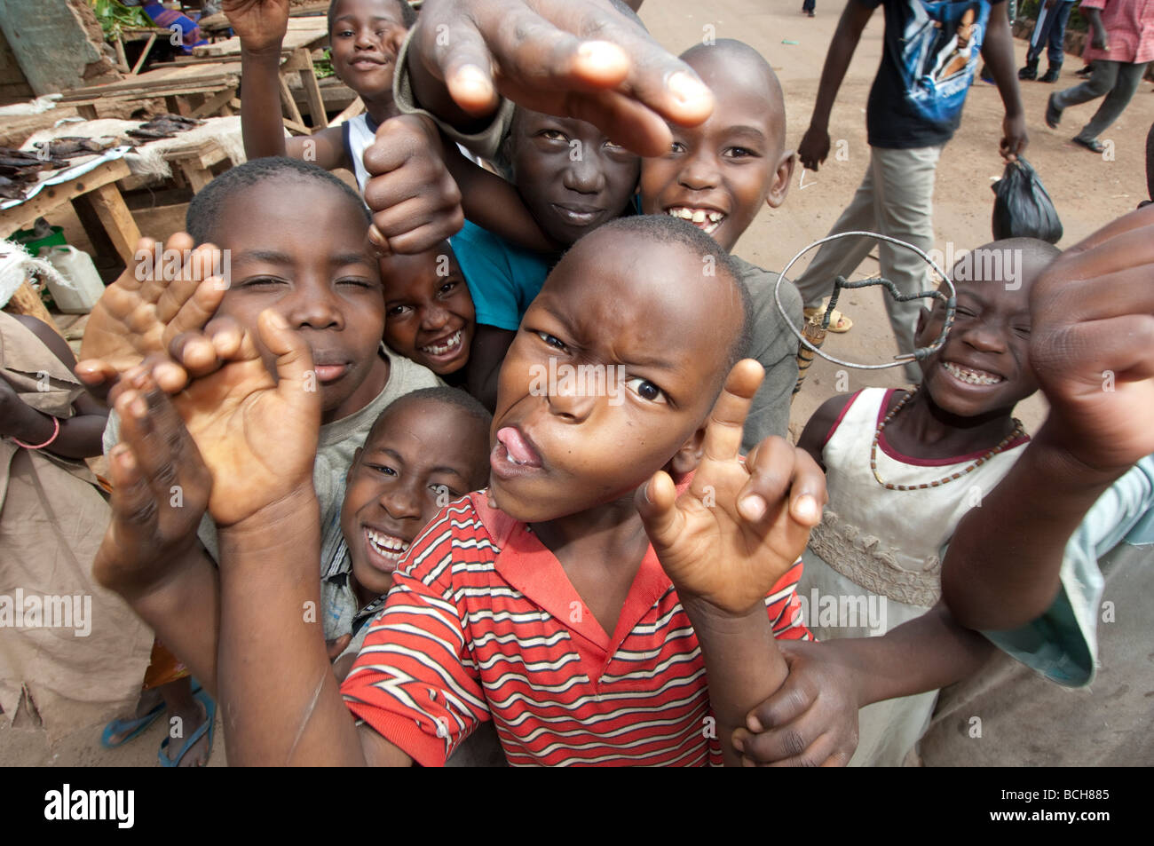 Children in African slum Stock Photo - Alamy