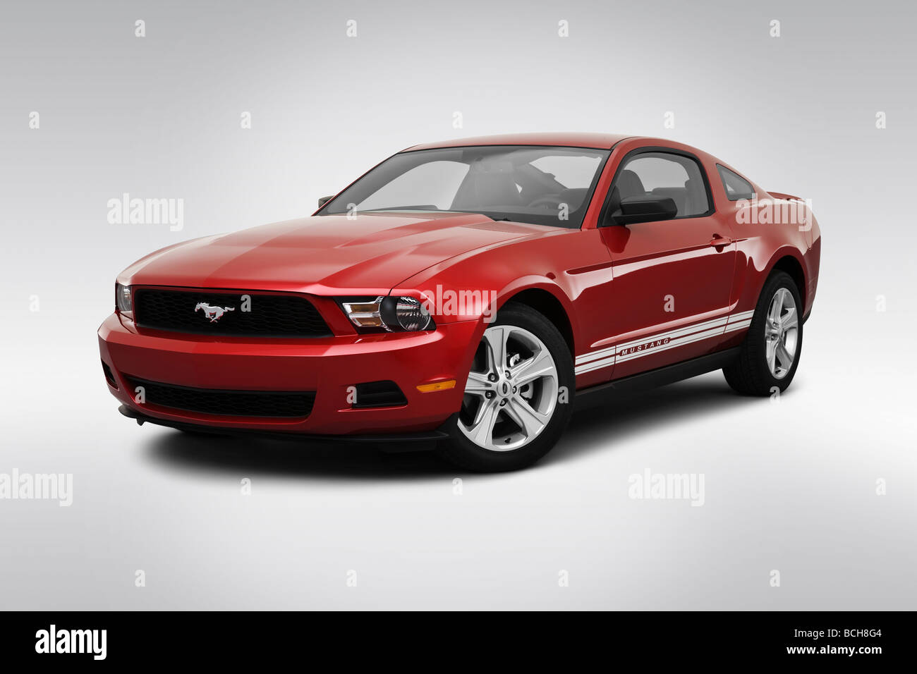 Side view of ford mustang hi-res stock photography and images - Alamy