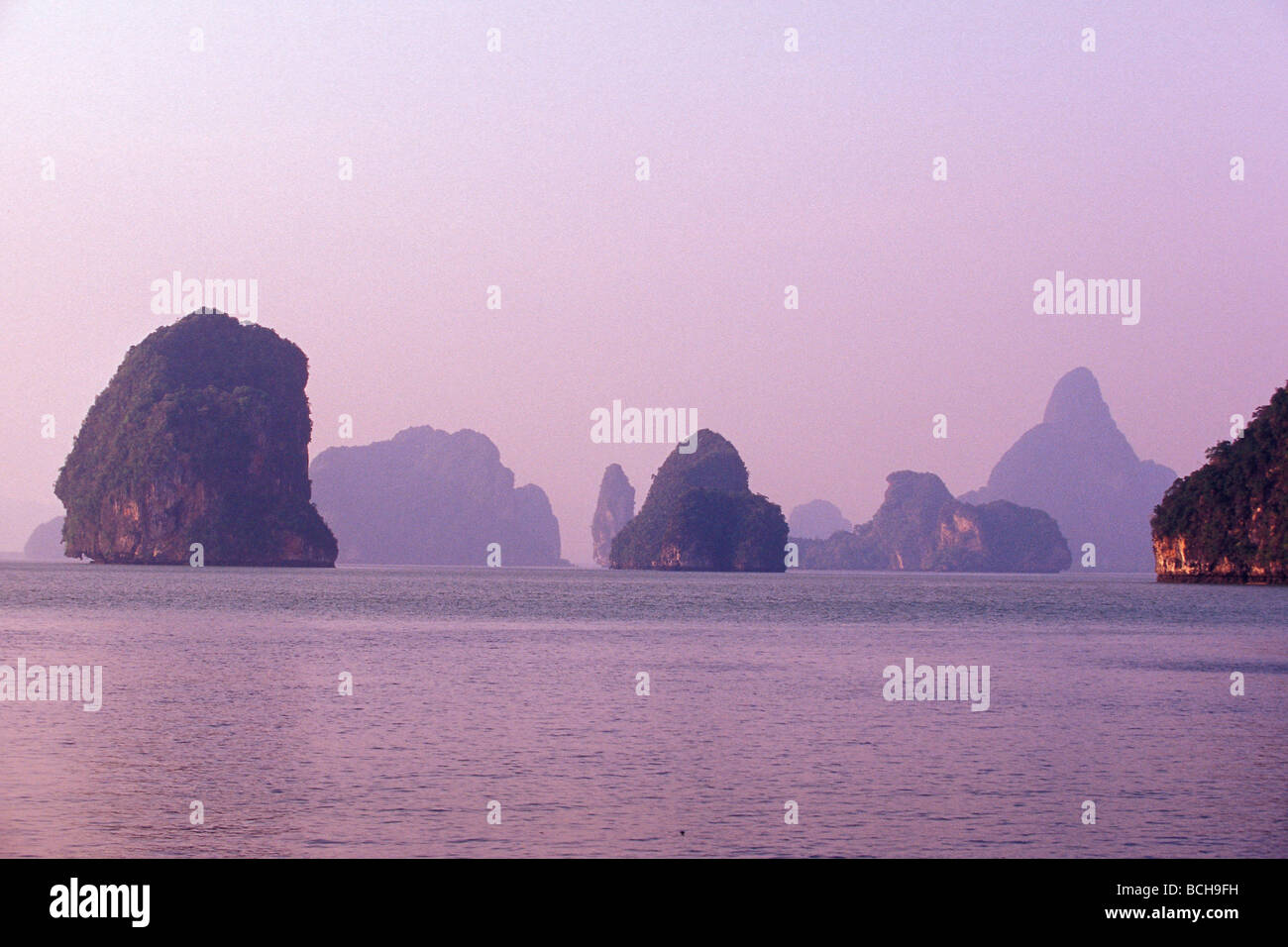 Phang nga bay phuket hi-res stock photography and images - Alamy